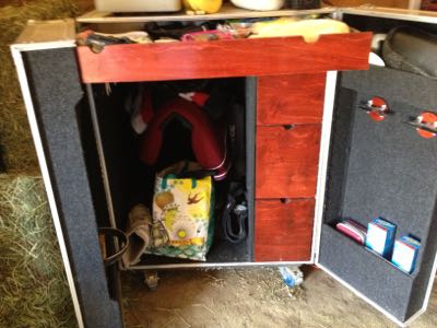 Pro Equine Grooms - Setting Up a Grooming Stall at a Horse Show